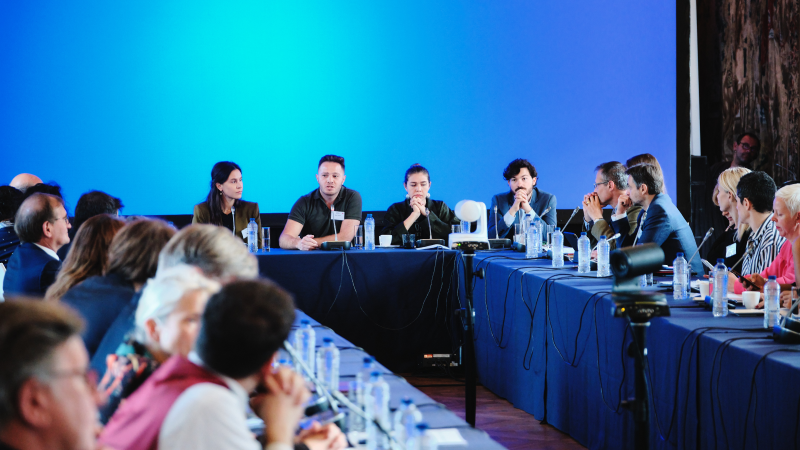 Artificial intelligence, diplomacy and democracy: from divergence to convergence - Friends of Europe